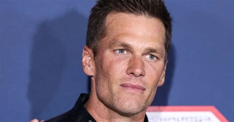 Towleroad On Twitter Retired Single Sexy Tom Brady Holds His Hand