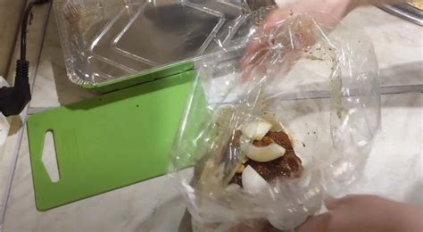 Свинина в духовке — 8 простых и вкусных рецептов запеченного мяса