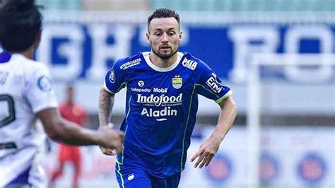 Kobar Dua Gelandang Luis Milla Marc Klok Dan Robi Darwis Siap Bela