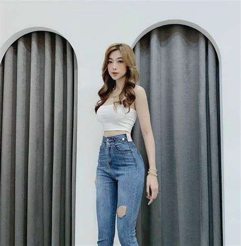 ណារី លក់សម្លៀកបំពាក់ទាន់សម័យគ្រប់ប្រភេទ