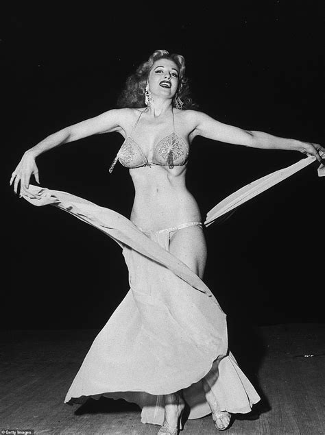 Legendary Burlesque Performer Tempest Storm Dies Age 93 Daily Mail Online