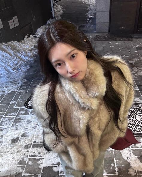 강혜원 Kang Hyewon Hyemhyemu • Instagram Photos And Videos