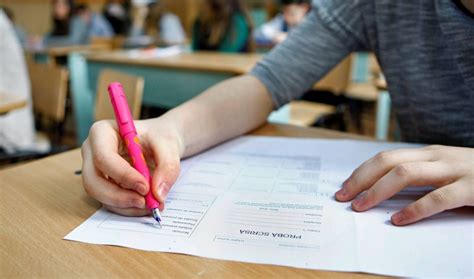 Simulare Evaluare Națională 2021 Peste 70 dintre elevii clujeni au