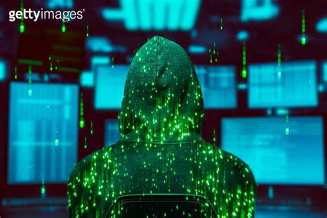 Computer Hacker On The Device Screen 이미지 2129338367 게티이미지뱅크