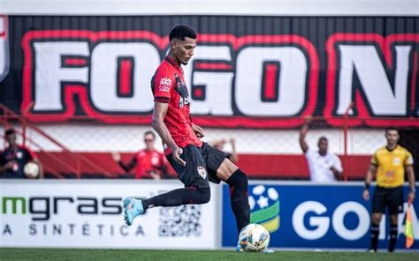 Jogador do Atlético GO elogia elenco do Flamengo antes da estreia no