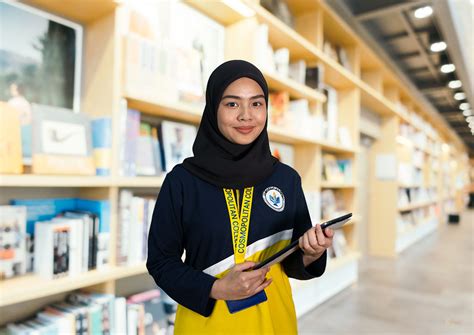 Pearson Btec Level 5 Hnd In Computing Cosmopolitan College Of