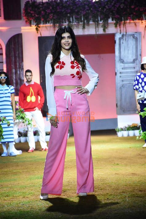 Photos Sanjana Sanghi Turns Showstopper At The Lakme Fashion Week 2023