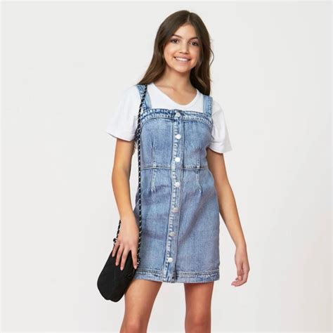 Ella Larché Ella Larche • Instagram Photos And Videos