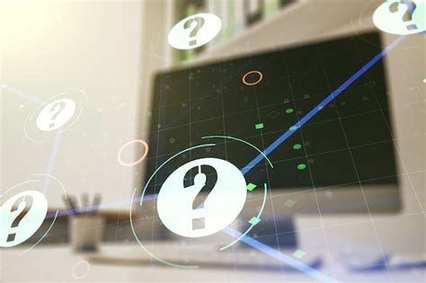 배경 Faq 및 연구 개념 이중 노출에 컴퓨터가 있는 창의적인 추상 물음표 스케치 및 현대적인 책상 프리미엄 사진