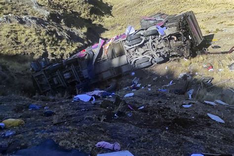 Acidente De ônibus No Peru Deixa Pelo Menos 20 Mortos Jornal De Brasília