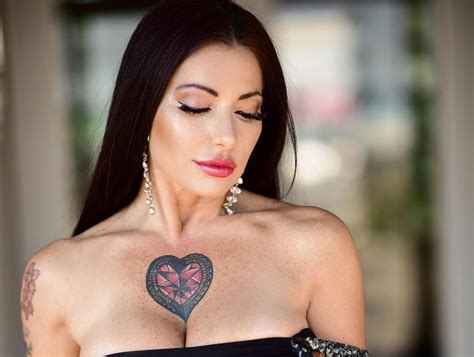 Priscilla Salerno La Pornostar Si Candida Con Il Centrodestra Forza