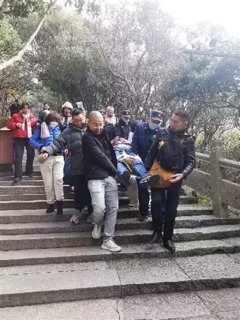 普陀山执法分局争分夺秒挽救生命