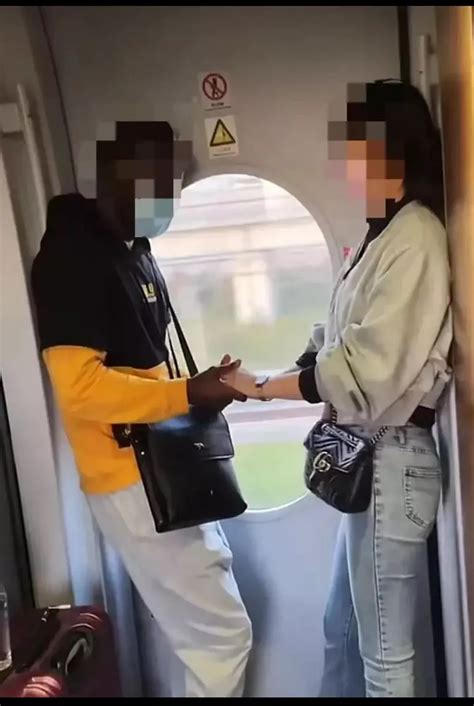 最近同事交往了一名黑人男朋友她很满意你们感觉怎么样 艾斯love南的回答 头条问答