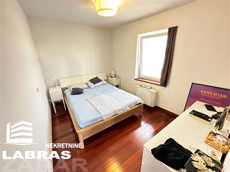 Trosobni Stan Zadar Tiz 106 M2 Prvi Red Uz More Top Lokacija