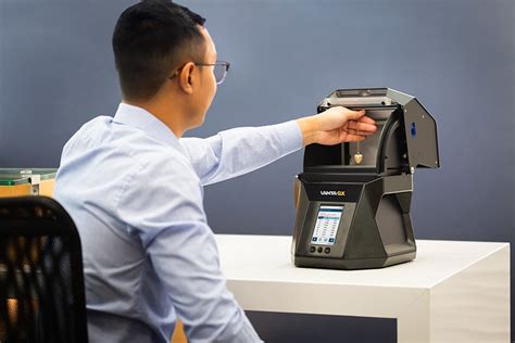 关于使用台式xrf分析仪检测珠宝的常见问题解答 Blog Post Evident Ims