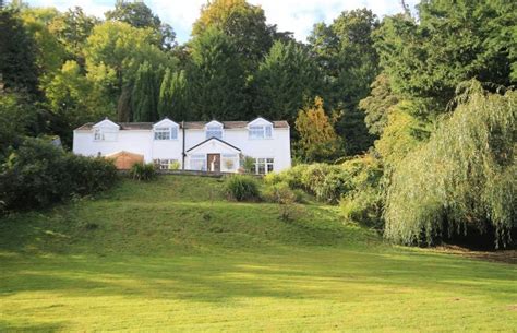 3 Bedroom Country House For Sale Erbistock Wrexham Ll Ll13 0dr