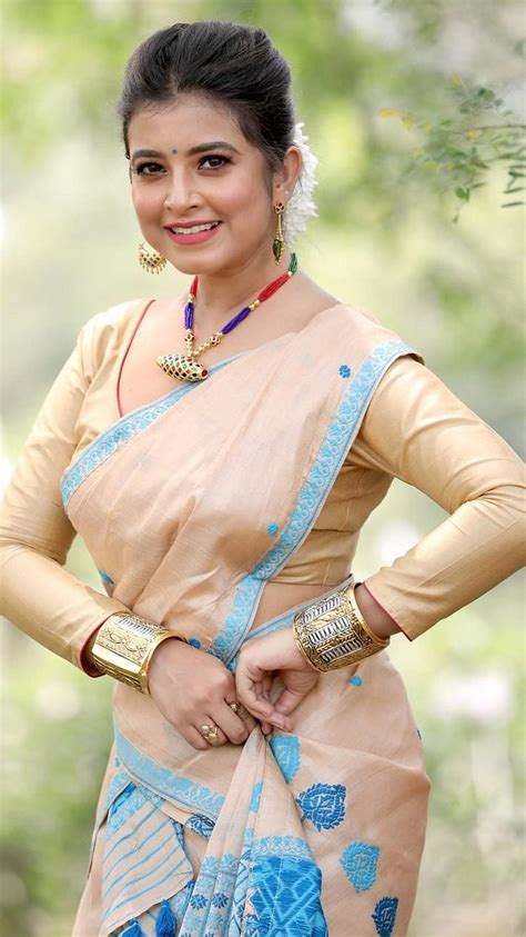 Deeplina Deka Model Saree Lover Bong Rocks Hd Phone Wallpaper