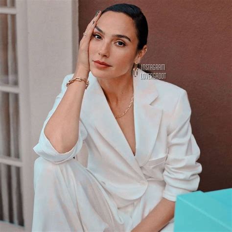 Gal Gadot Updates On Instagram “truly A Masterpiece 🎨 𝗙𝗼𝗹𝗹𝗼𝘄