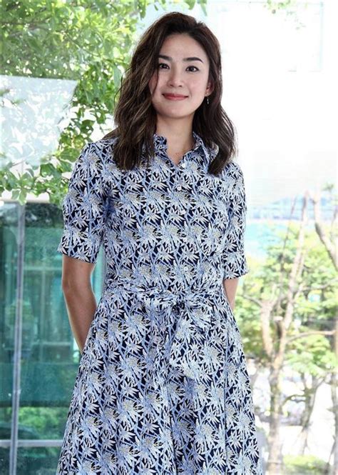 屁股「頂叩叩」！洪小鈴展健美好身材 讓女記者狂摸吃豆腐 娛樂星聞 三立新聞網 Setncom