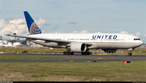 N78008 | Boeing 777-224(ER) | United Airlines | Fabian_M | JetPhotos