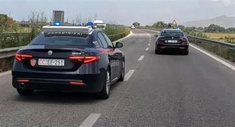 Beccati Dai Carabinieri Alla Guida Di Un Auto Rubata Arrestati CasertaCE