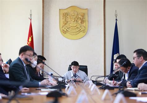 Үерийн далан сувагт халиа үүсэж авто замын зорчих хэсэг рүү орох