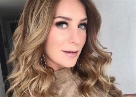 Geraldine Bazán Se Desnuda Para Despedir El Año Tn8tv