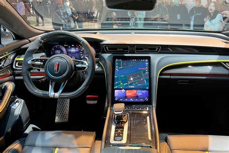 Hongqi H6 (2025-2026) - фото, характеристики, цена в России