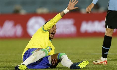 Neymar Goes Off In Tears On A Stretcher With A Severe Left Knee Sprain