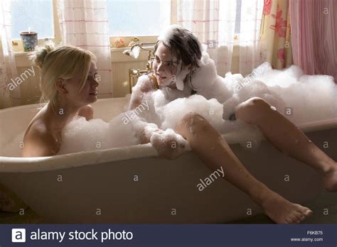 RELEASED Mar 3 2006 Film Title AQUAMARINE PLOT After A Vicious Storm Half The Ocean