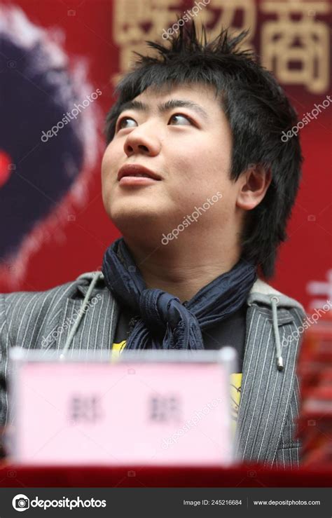 Chinese Pianist Lang Lang Event Meet Young Piano Players Qingdao