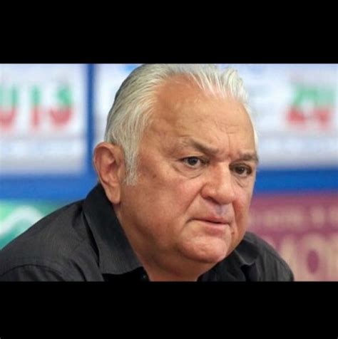 Сашо Диков след 5 часовата операция Имам 25 сантиметров белег от сърцето до гърлото За Жената