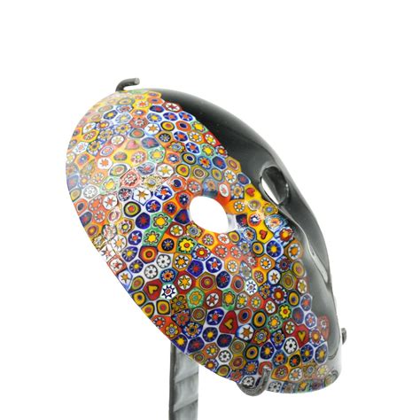 카니발 마스크 빅 머린이 있는 검은색 무라노 유리