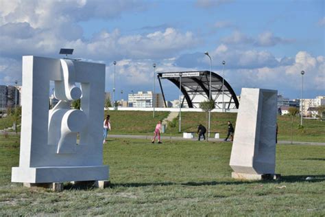 Socluri Pentru Sculpturile Din Parcul Municipal Vest ZPL Ro Vrem Si