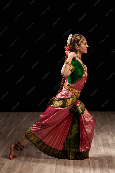 Premium Photo Beautiful Dancer Of Indian Dance Bharatanatyam