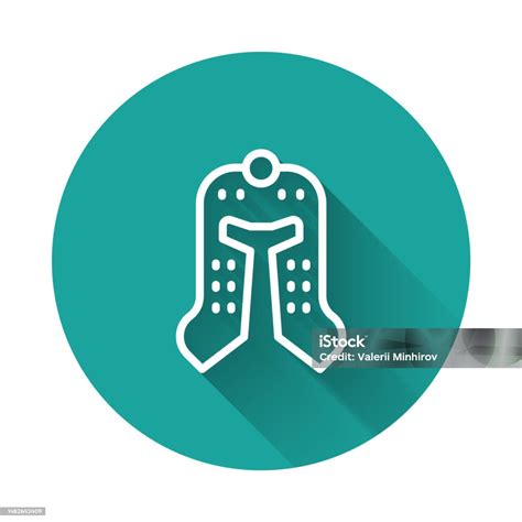화이트 라인 긴 그림자 배경으로 격리된 머리 보호 아이콘을 위한 중세 철제 헬멧 녹색 원 버튼 벡터 강철에 대한 스톡 벡터 아트