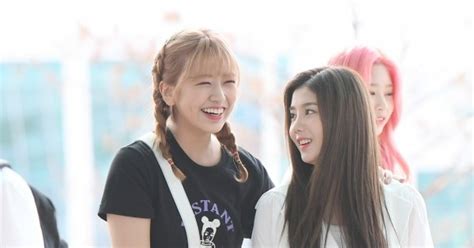 아이즈원 안유진·권은비 세상 행복한 두 사람 공항패션