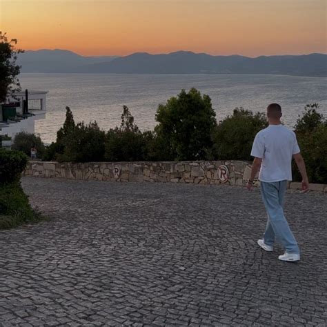 08 Aaron Aaron 08r Snapchat Stories Spotlight And Lenses