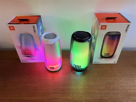 Review + comparison: JBL Pulse 4 & JBL Pulse 5 speakers