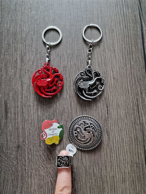 Игра на тронове Таргариън значка брошка пръстен ключодържател гр София Белите брези • Olx Bg