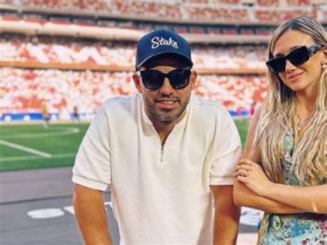 La desopilante reacción del Kun Agüero tras probar un mate de Morena