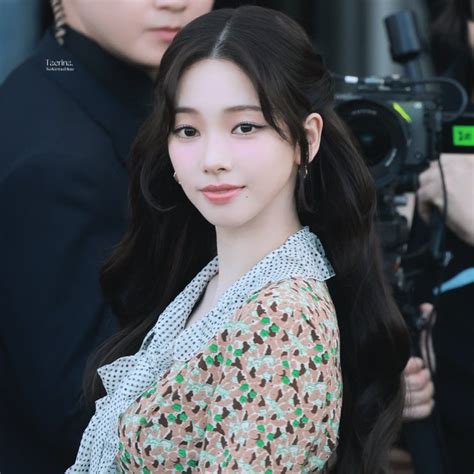 오늘자 밀라노 장악한 카리나 복고풍 패션 네이버 블로그