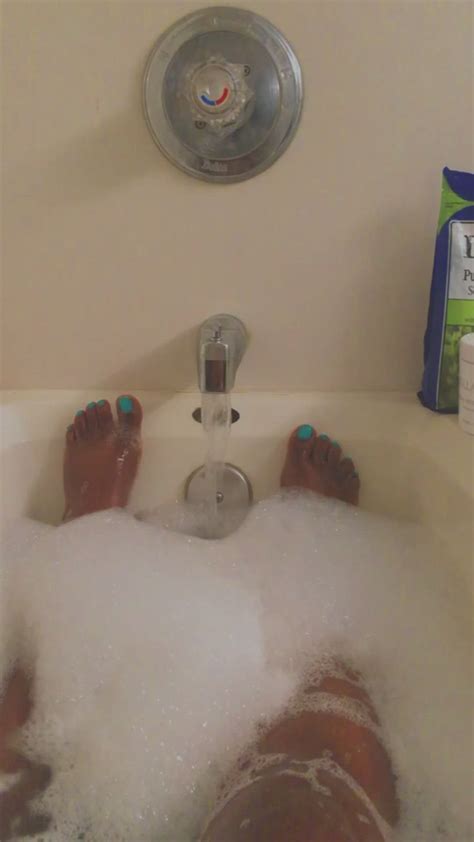 4 Step Bath Routine For All Over Glowing Skin Shower Routine