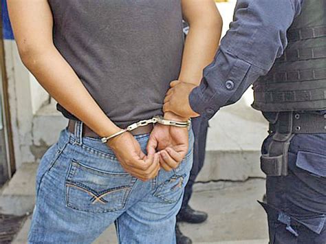 Tres jóvenes son violadas dos por sus conocidos