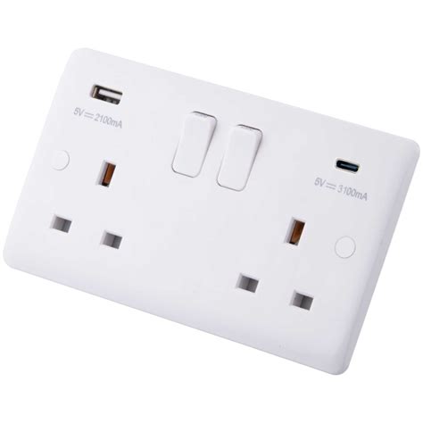 M2 Slimline 13a 2 Gang Switched Socket With 1 X Type A And 1 X Type C