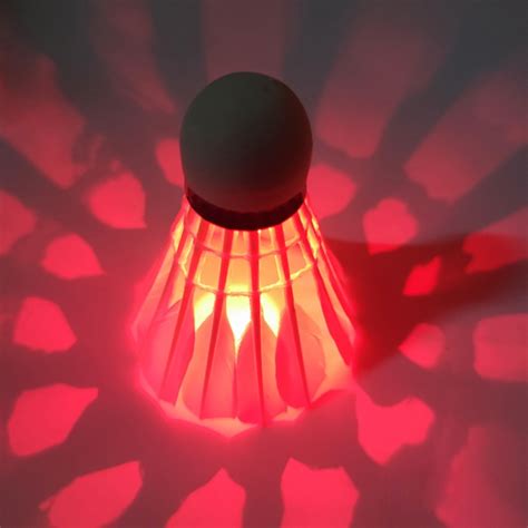 4 In 1 Led 거위 깃털 소재 Led 가벼운 내구성 배드민턴