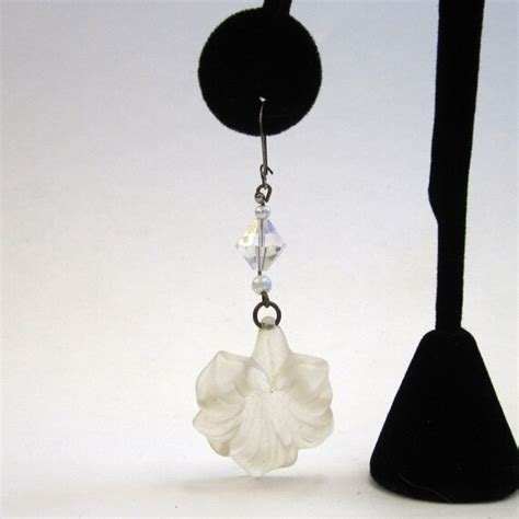 Circa 1960s Frosted Lucite Hibiscus Floral Drop Pierc… Gem