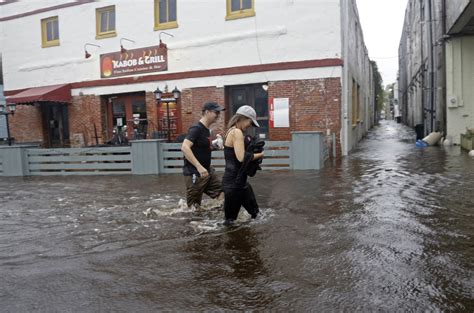Hurricane Matthew Soaks North Carolina As It Churns North Nbc News