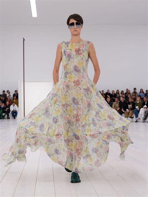 LOEWE Women's SS 25 Runway Collection | LOEWE