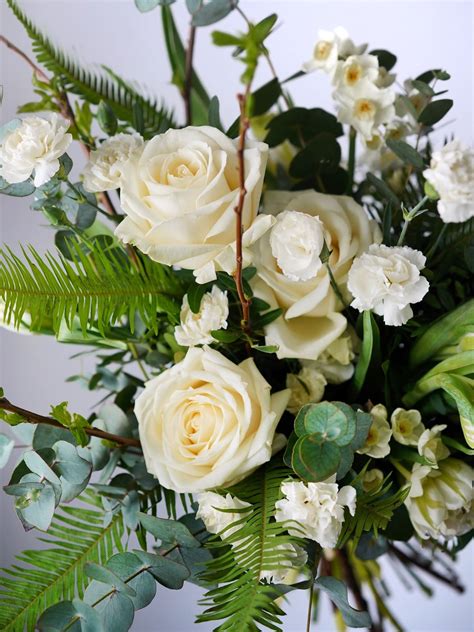 Букет «Лоретта в освежающей бело зеленой гамме